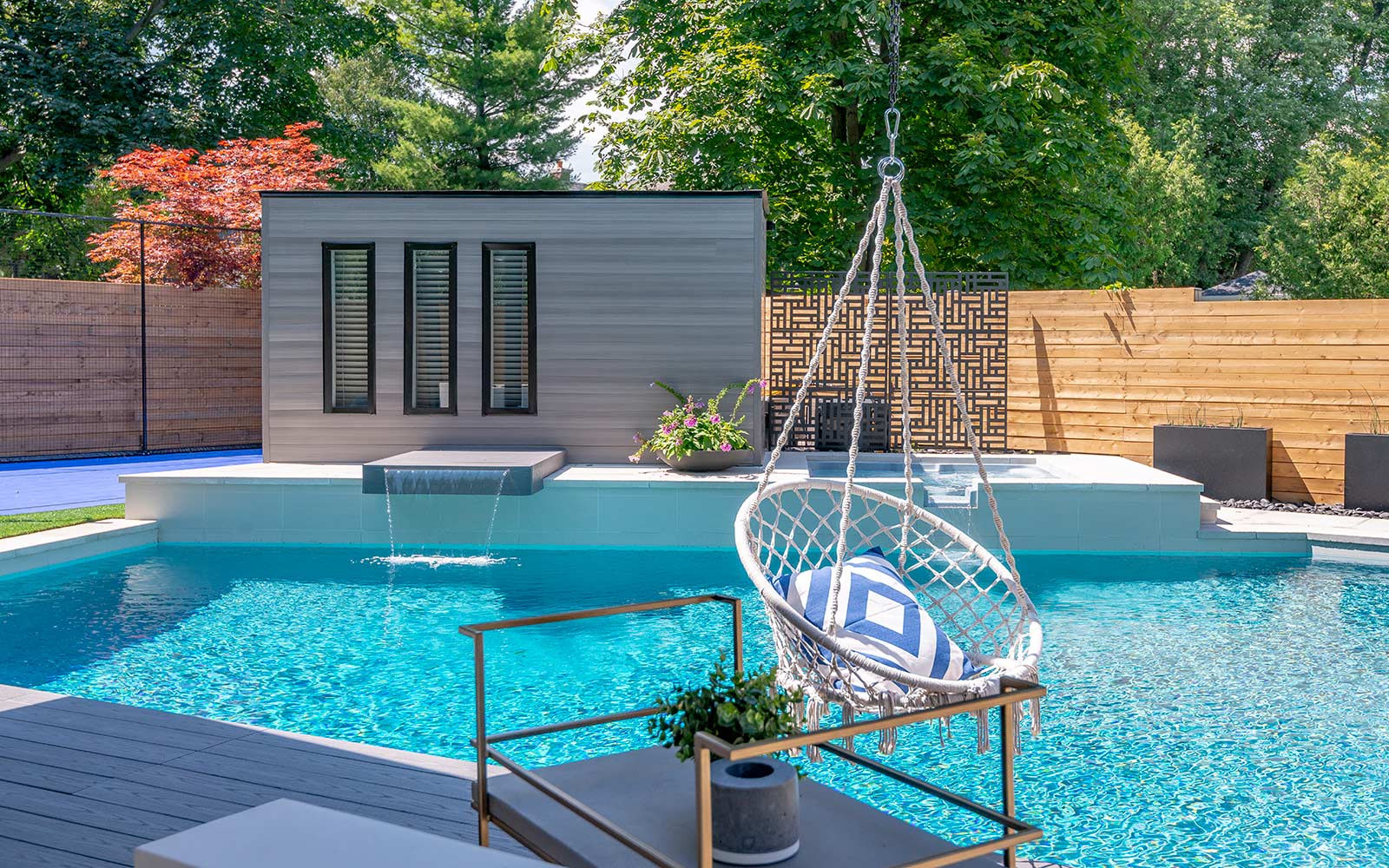 Modern pool design in Toronto by seabreeze pools
